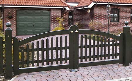Gartentor Walddörfer⎜ Einfahrtstore aus Hartholz - Anfertigung nach Maß